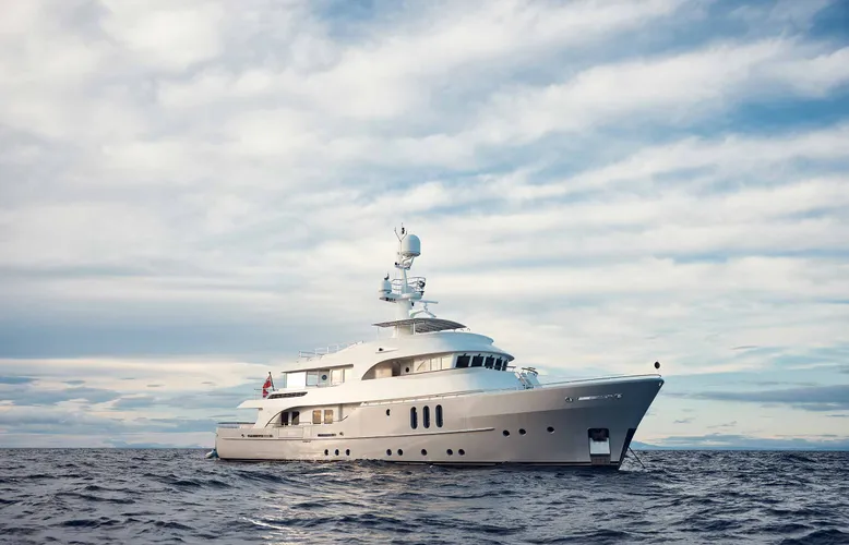 BELUGA yacht for sale (Moonen Yachts, 34.7m, 2006)